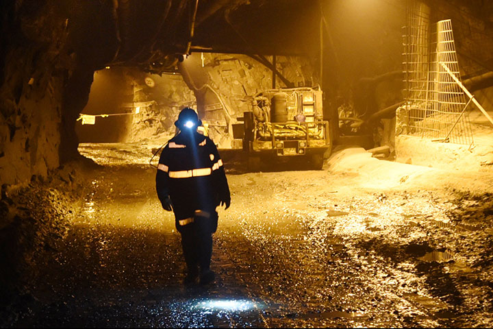 Perlengkapan Safety Pekerja Pertambangan | SAFETY MART INDONESIA